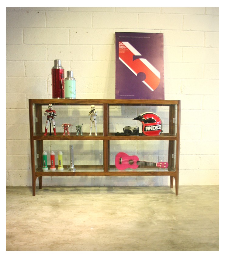 Perry Low Cabinet - Modern simple design, mixing of solid wood with glass